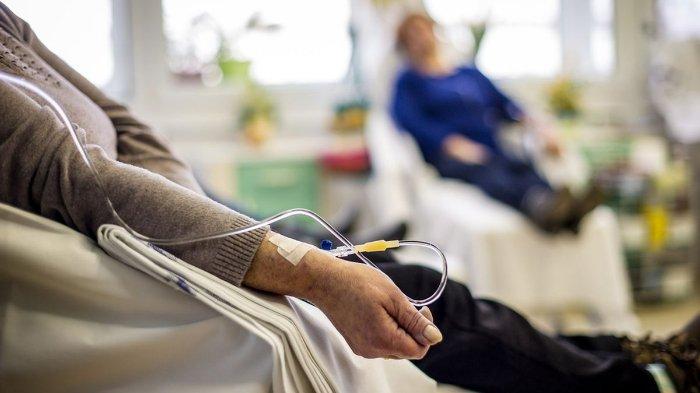 Kemoterapi Selalu Bikin Botak dan Mandul? Berikut Penjelasan Dokter ...