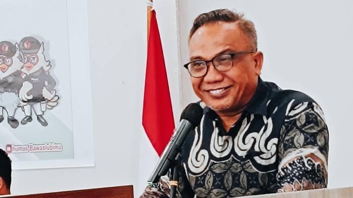 Bawaslu Bima Soroti Liarnya Pemasangan Baliho dan Spanduk Paslon ... Bawaslu Bima Soroti Liarnya Pemasangan Baliho dan Spanduk Paslon ...