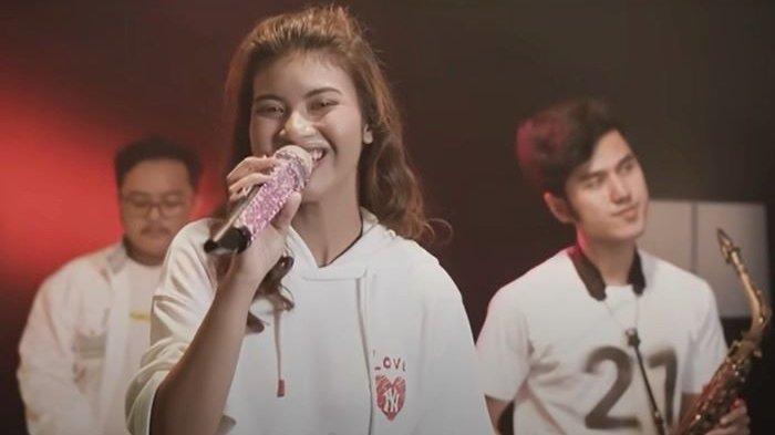 Chord dan Lirik Lagu Ayang-Nabila Maharani, Viral di TikTok: Ayang Kapan Kamu pulang ...