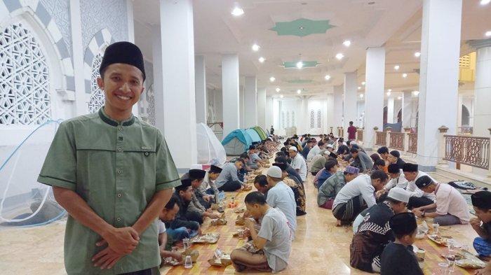 Iktikaf 10 Hari Terakhir Bulan Ramadhan, Umat Muslim Lombok Tengah ...