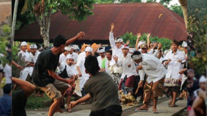 Tradisi Perang Topat, Simbol Toleransi Umat Islam dan Hindu di Lombok ...