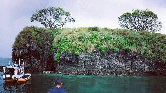 Wisata Bima, Menikmati Sensasi Mistis di Pulau Ular Bima, Berani ...