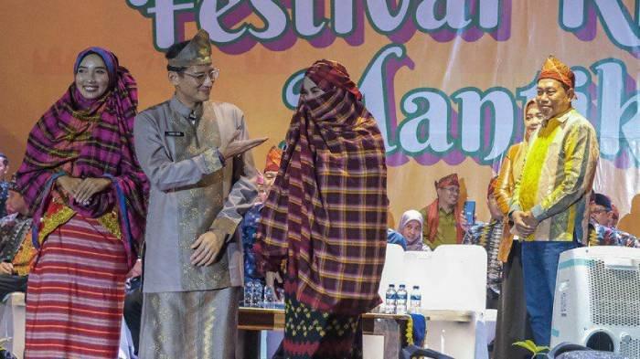 Menparekraf Sandiaga Uno Puji Pelaksanaan Festival Rimpu Mantika 2024 ...