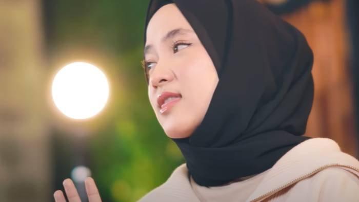 Bacaan Lirik Sholawat Habbaitak, Fi Guwa Albii Haaga Mestakhebeya - Tribunlombok.com