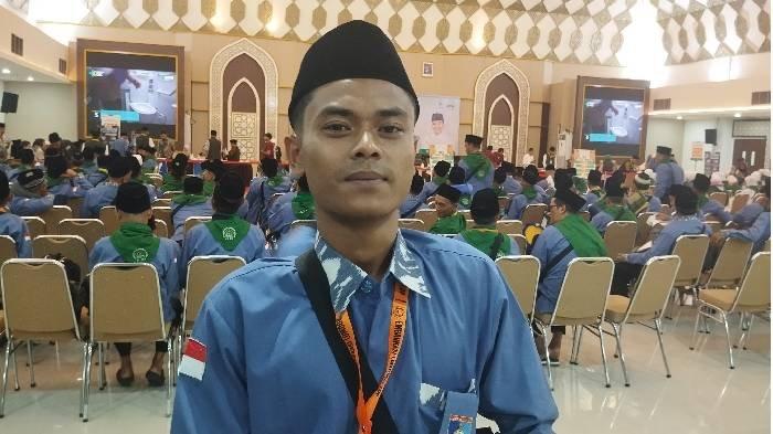 Cerita Taopik 19 Tahun, Peternak Ayam Jadi Jemaah Calon Haji Termuda di NTB - Tribunlombok.com