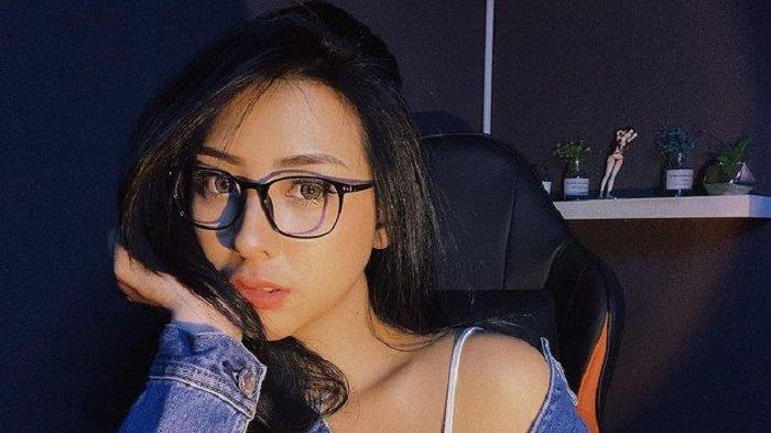 Dikenal Jadi Model Majalah Dewasa, Angela Lorenza Ungkap Pengalaman Tak Menyenangkan saat ...