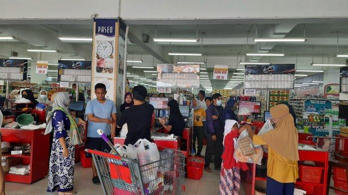 Promo Sirup di Ruby Supermarket Rarang Diserbu Emak-Emak Lombok Timur ...