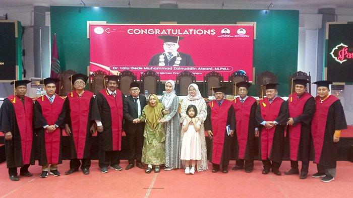 TGKH Zainuddin Atsani Raih Gelar Doktor di UIN Satu Tulungagung dengan ...