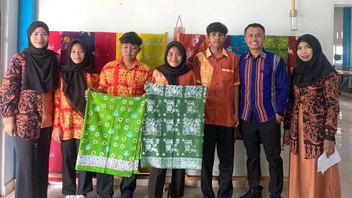 SMKN 1 Sikur Rawat Budaya Lewat Batik Tulis Hasil Karya Siswa dan Siswi ...