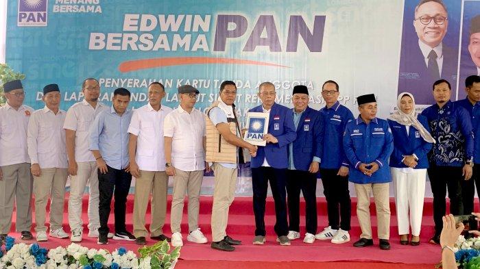 Edwin Terima KTA PAN Untuk Maju Pilkada Lombok Timur 2024, Dapat Restu Duet dengan Haerul ...