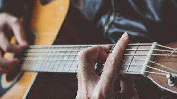 Chord dan Lirik Lagu Sasak Sakit Rindu yang Dipopulerkan Maya, Main ...