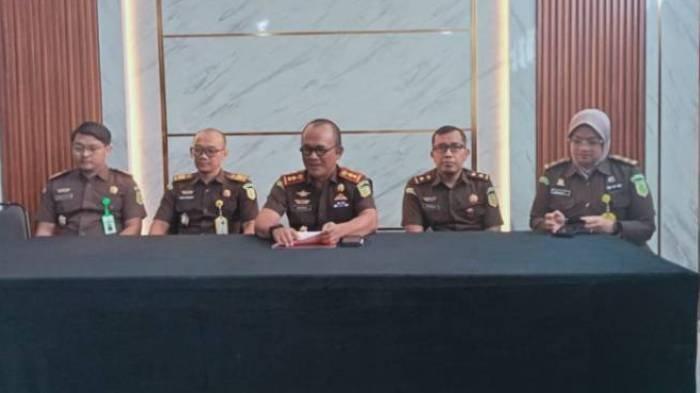 Kejari Sumbawa Setop Penanganan 5 Kasus Korupsi Sepanjang 2024 - Tribunlombok.com