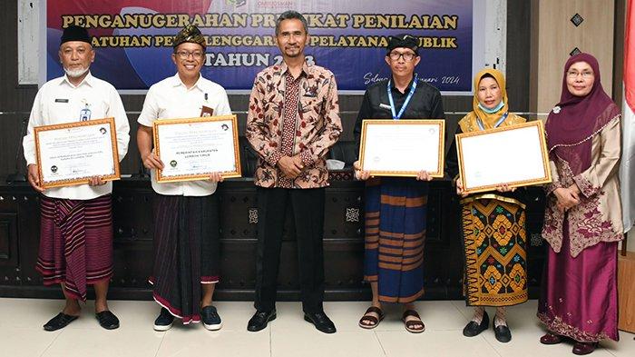Lombok Timur Raih 4 Penghargaan Penilaian Kepatuhan Penyelenggaraan Pelayanan Publik Dari ...
