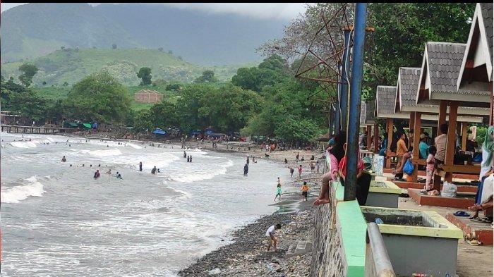 Libur Tahun Baru 2023, Pantai Kolo Kota Bima Diserbu Pengunjung Hingga ...