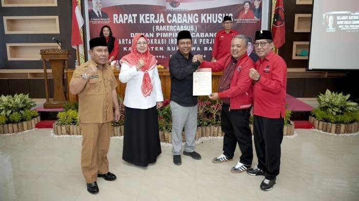 SAH! PDIP Usung Amar-Hanipah di Pilkada KSB 2024 - Tribunlombok.com