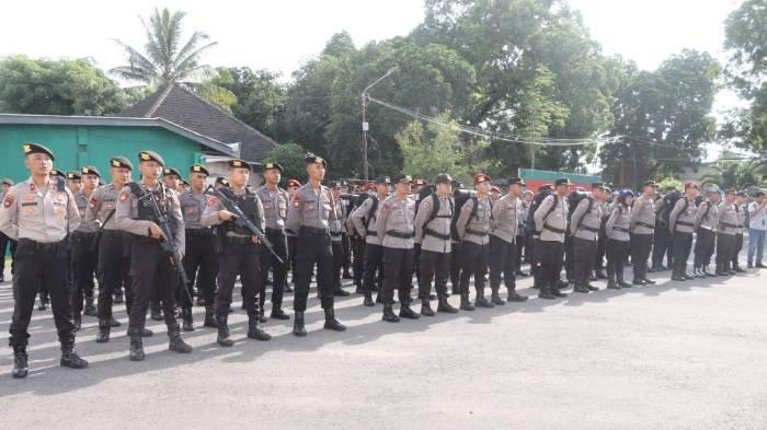 628 Personel Polres Lombok Tengah Kawal Ketat Pemungutan dan Penghitungan Suara, Menginap di TPS ...
