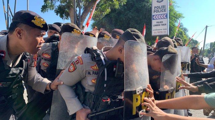 Polres Lombok Timur Gelar Simulasi Pengamanan Mako Jelang Pilkada 2024 - Tribunlombok.com