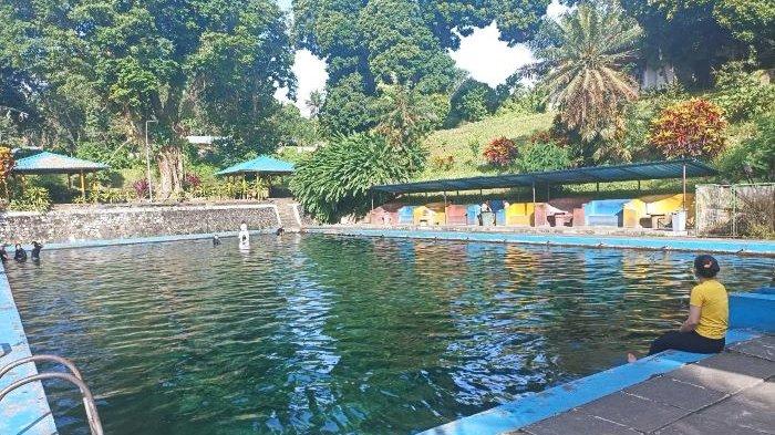 Wisata Lombok, Menikmati Kolam Suranadi, Air Gunung yang Segar dan ...