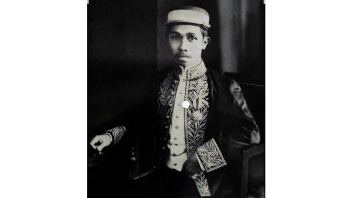 Sultan Muhammad Salahuddin Diusulkan jadi Pahlawan Nasional, Ini Kata Budayawan - Tribunlombok.com