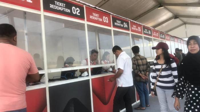 Loket Penukaran Tiket MotoGP Eks Bandara Selaparang Mulai Diserbu ...