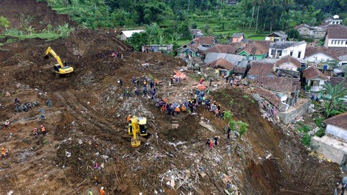 Korban Meninggal Dunia Gempa Cianjur Capai 327 Orang, Nakes Tersebar di 194 Titik Pengungsian ...