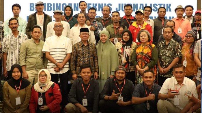 Diskominfo Lombok Tengah dan Unitomo Gelar UKW - Tribunlombok.com