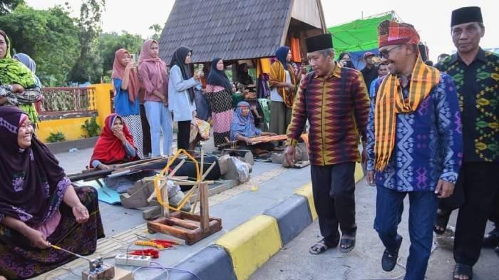 Warga Kota Bima Ubah Kesan Kumuh Bantaran Sungai dengan Gelar Pasar ...
