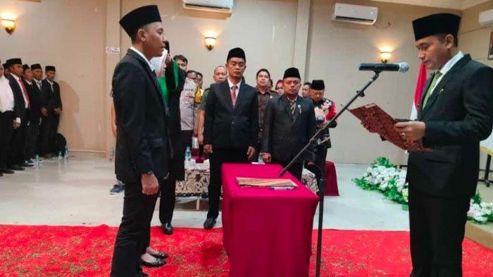 KPU Sumenep Madura Lantik 135 Anggota PPK yang Bertugas di Pilkada Serentak 2024 - Tribunmadura.com