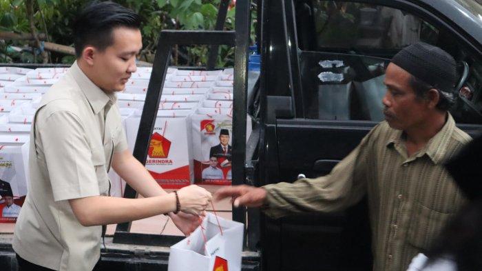 Bagi Makan Siang dan Susu Gratis di Jatim, Relawan Prabowo-Gibran Berkharisma: Gizi Terpenuhi ...