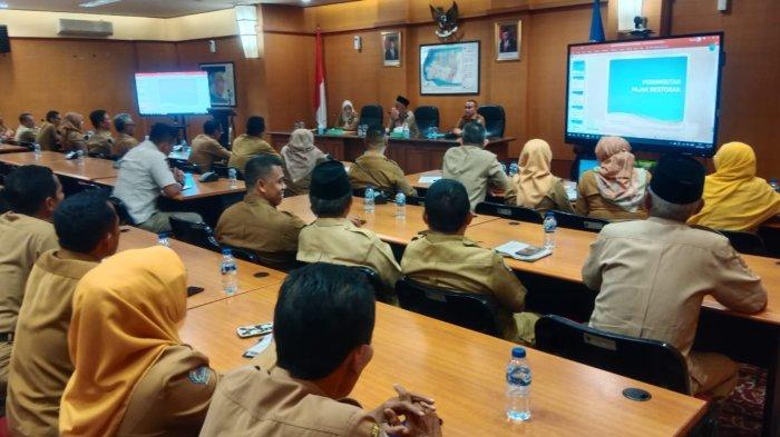 Dongkrak Potensi PAD di Pelosok, Pj Bupati Bangkalan Minta Para Camat ... Dongkrak Potensi PAD di Pelosok, Pj Bupati Bangkalan Minta Para Camat ...