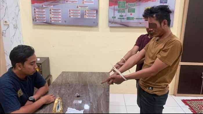 Kejar-Kejaran Polisi dan 2 Pria Asal Sumenep di Sampang, Tersangka Buang Sabu di Halaman Rumah ...