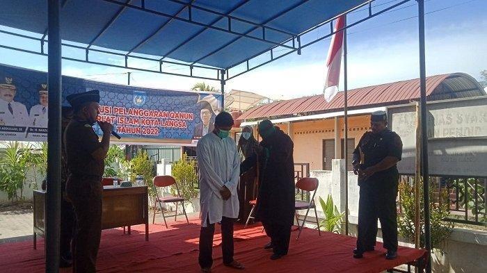 Rumah Kosong Usai Suami ke Luar Kota, Istri Malah Masukkan Selingkuhan: Ending Hukum Cambuk ...