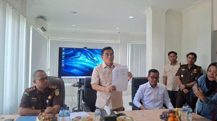 Datangi Kejari Sumenep, Irjen Kementerian PKP Laporkan Dugaan Korupsi ...