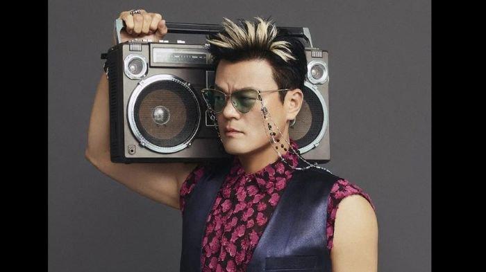 Momen Park Jinyoung, CEO JYPE yang Tarikan Hype Boy, Bak Idol Muda di ...