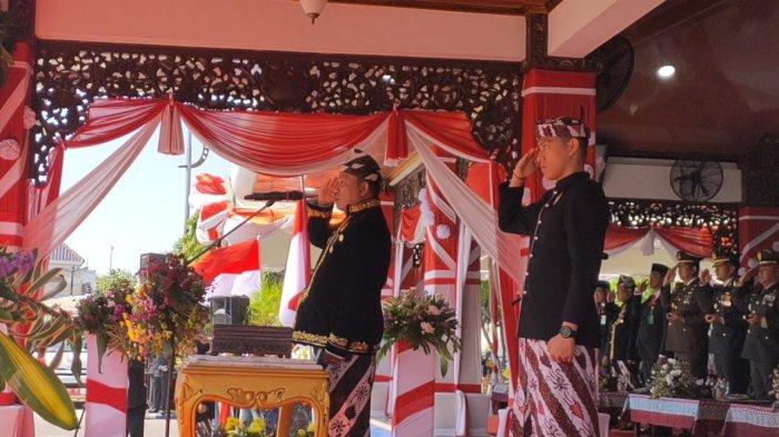Upacara Detik Detik Proklamasi Berlangsung Istimewa Peserta Gunakan