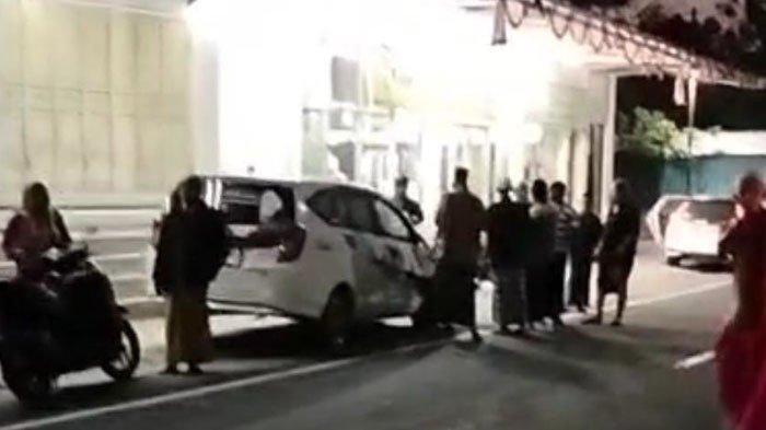 Tabrakan Honda Beat Vs Toyota Calya di Jalan Raya Sampang, Pemotor Asal ...