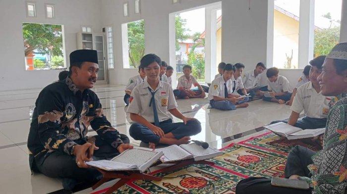 Disdikbud Pamekasan Ajak Guru Inovatif untuk Terapkan Kurikulum Merdeka Belajar - Tribunmadura.com