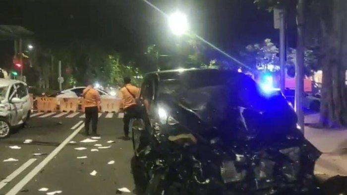 Kecelakaan Beruntun 3 Mobil Dini Hari di Jalan Darmo Surabaya, Dipicu Mobi yang Dikemudikan ...