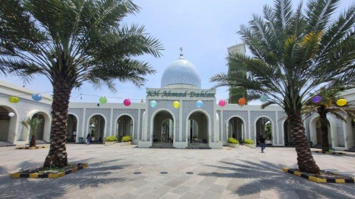 Indahnya Pesona Masjid KH Ahmad Dahlan di Gresik, Jadi Rumah Ibadah Favorit Musafir ...