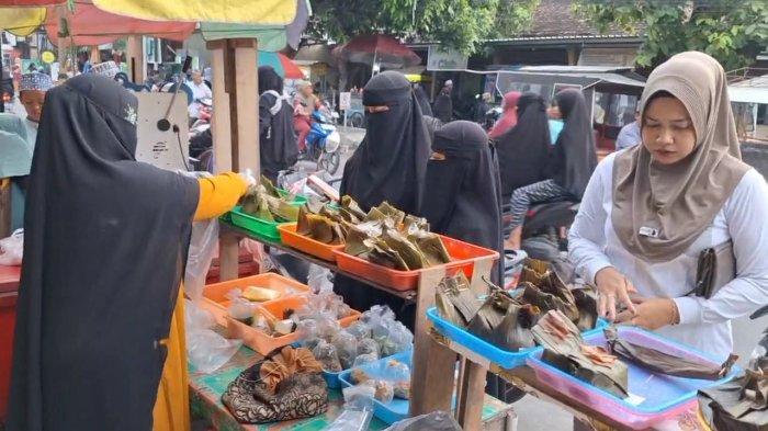 Serunya Suasana Berburu Takjil ala Nuansa Timur Tengah di Desa Temboro ...