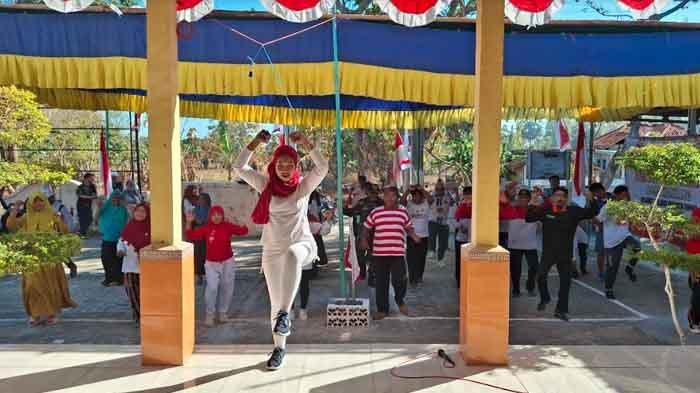 Ramaikan HUT RI ke-79, Pemdes Kombang Talango Sumenep Gelar Senam Sehat ...