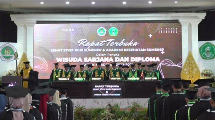 STKIP PGRI Sumenep Gelar Wisuda ke-XlX dan Akademi Kesehatan ke-1 Tahun 2023 - Tribunmadura.com