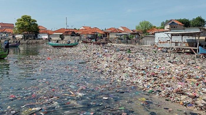Pantai Pulau Mandangin Sampang Madura Dipenuhi Sampah, Keindahan dan ...