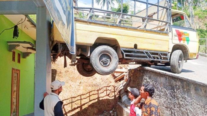 Petaka Truk Rombongan Pengantin, Bermula Kebocoran Solar Hingga ...