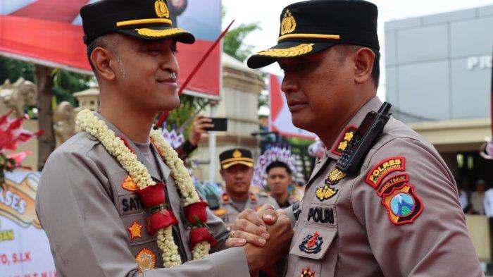 Penyambutan Kapolres Pamekasan Baru Diarak Naik Kereta Musik Daul, Ini Kata AKBP Satria Permana ...