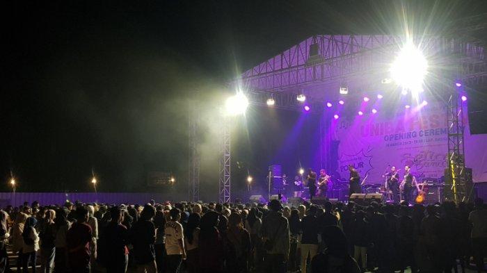 Konser Setia Band di Uniba Sumenep Madura, Dipenuhi Ribuan Penonton ...