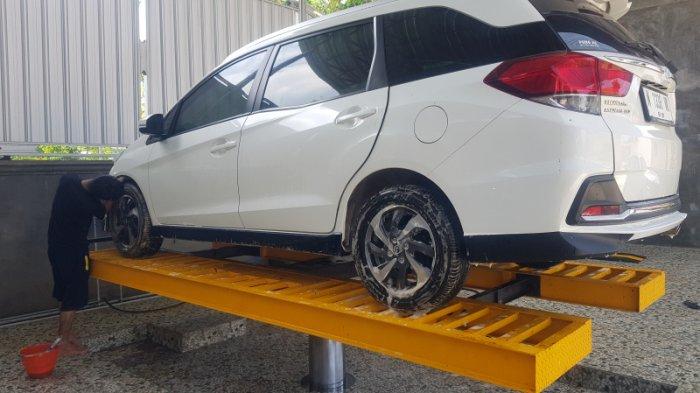 Tempat Cuci Mobil dan Motor Rayhanah Wash di Pulau Talango Sumenep ...