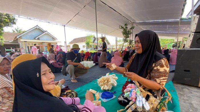 Kisah Pedagang Asongan yang Dapat Berkah saat Kampanye Cabup Jember Gus ...