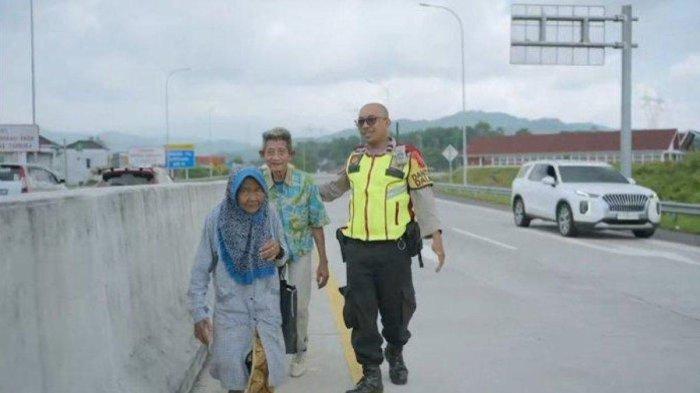 Kisah Kakek Nenek Ingin Temui Cucu, Jalan Kaki Masuk Jalan Tol, Pikun ... Kisah Kakek Nenek Ingin Temui Cucu, Jalan Kaki Masuk Jalan Tol, Pikun ...