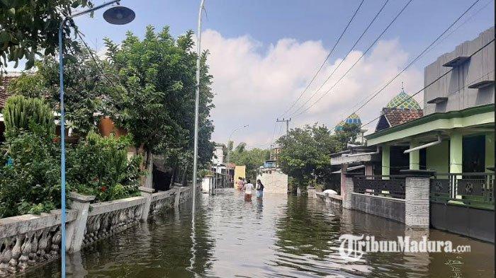 Banjir Masih Tergenang di Gresik, Namun Tanggul di Desa Tambakberas Jebol, Kini dalam Penanganan ...